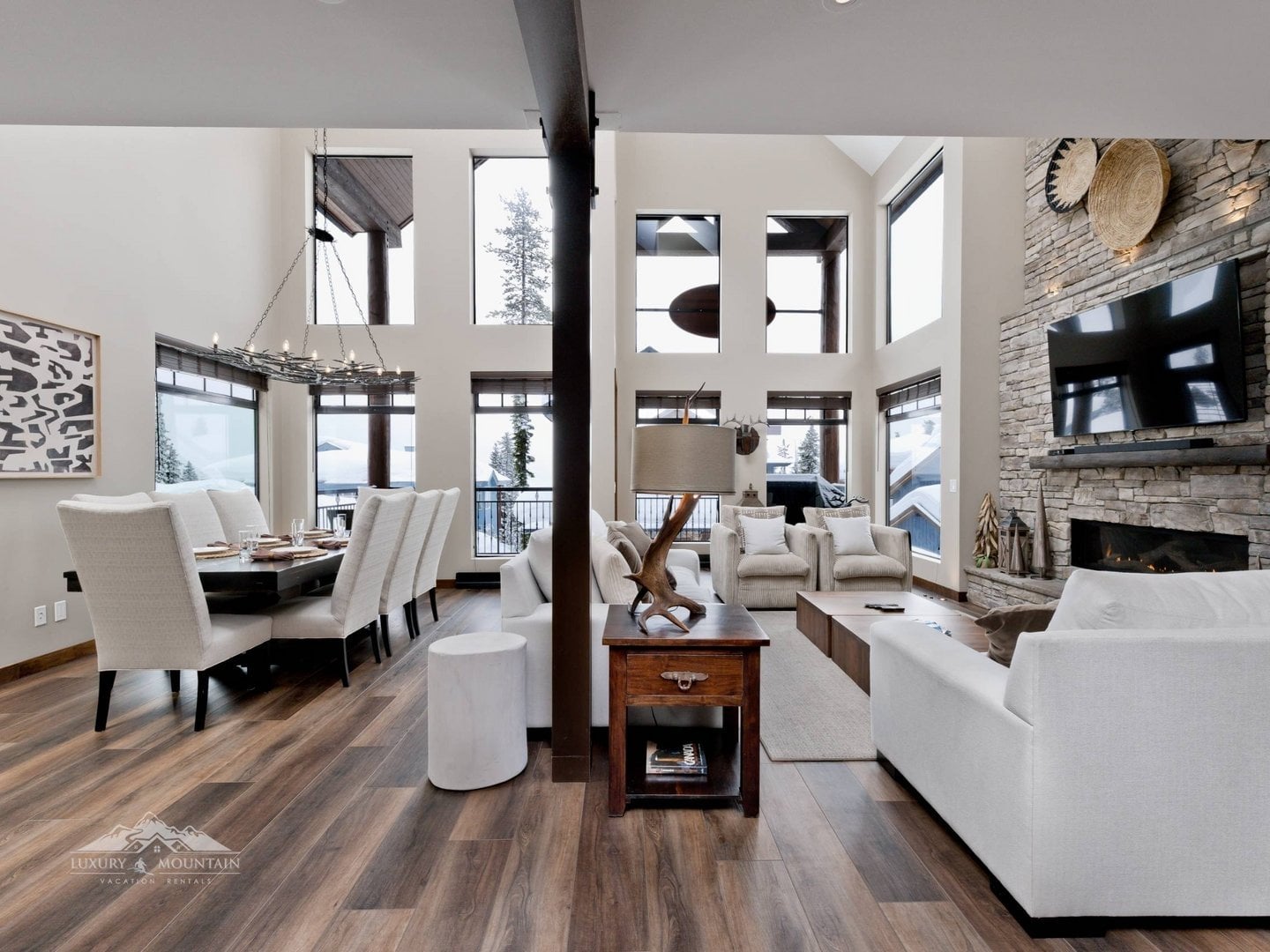 Mt Womple – Luxury 5-Bedroom Ski-In/Ski-Out Chalet | LMVR
