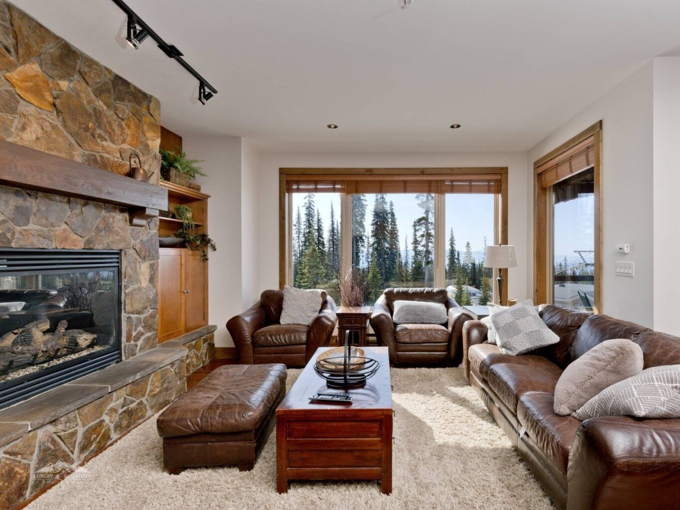 South Point 4 – Luxury 3-Bedroom Townhouse at Big White | LMVR